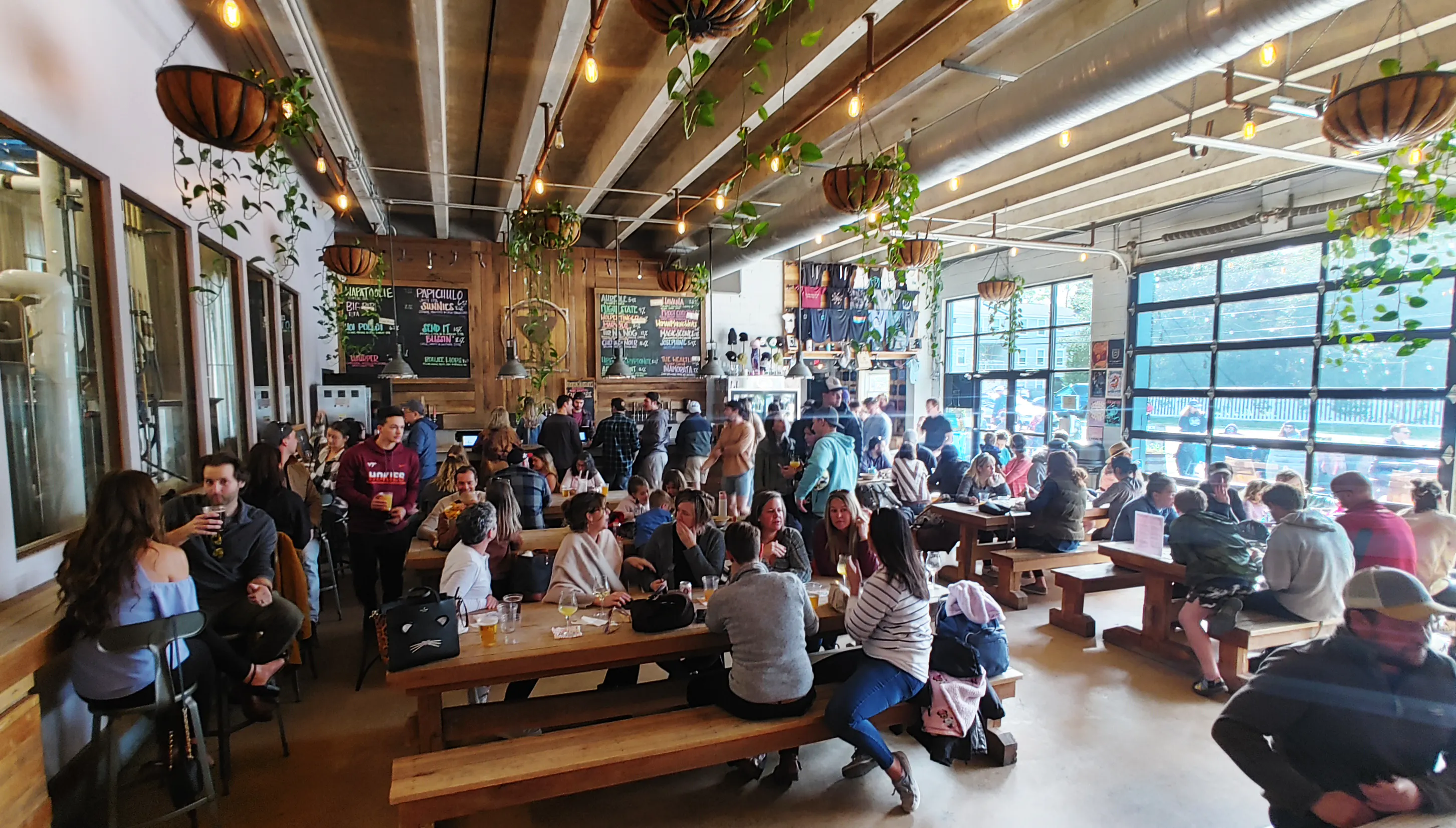 Tasting Room | Commonwealth Brewing Company